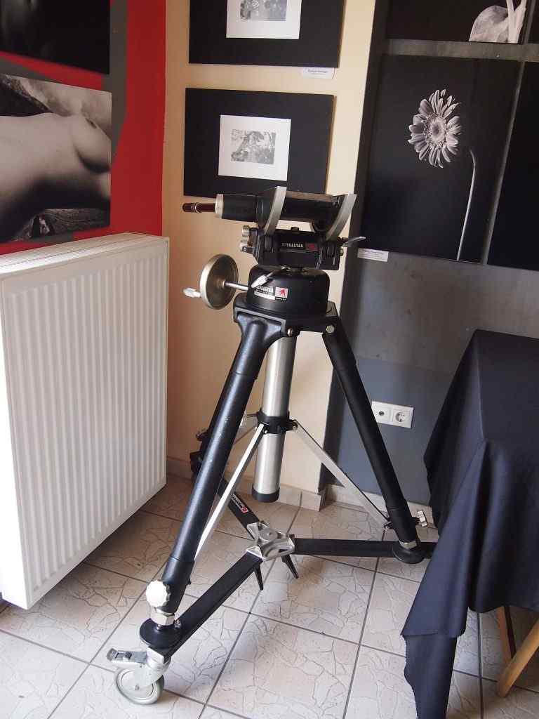 SOLD QuickSet Gibraltar Model Heavy Duty Motion Picture Tripod – agopian